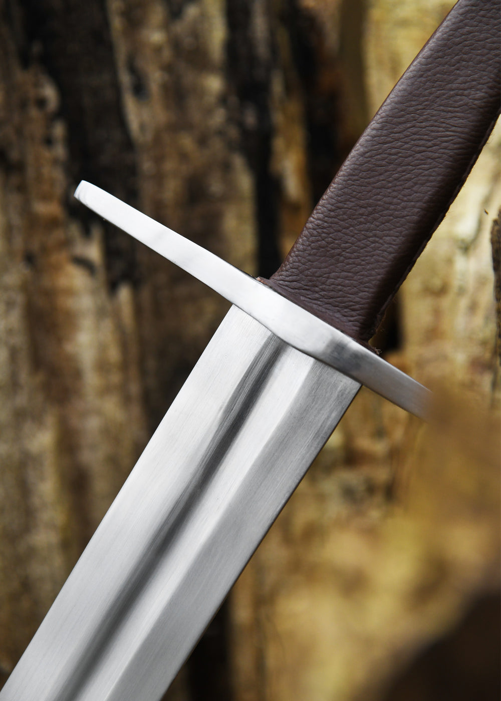 Espada medieval funcional de una mano sin filo
